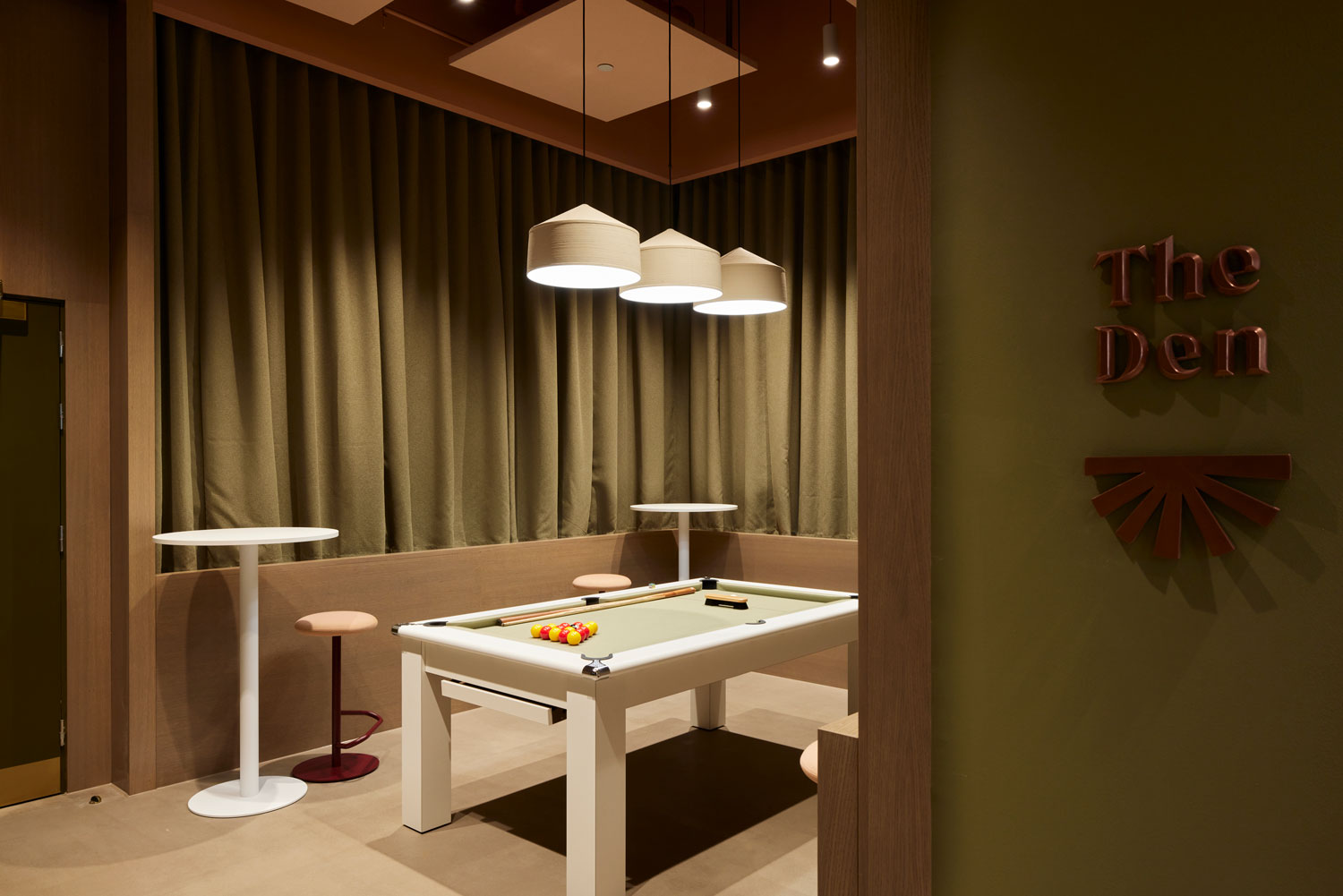 Candleriggs - Experience the Perks. Bursting with Extras.